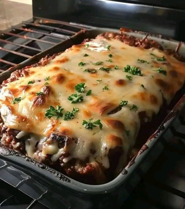 Classic Baked Lasagna: A Comfort Food Masterpiece – Feel Tasty