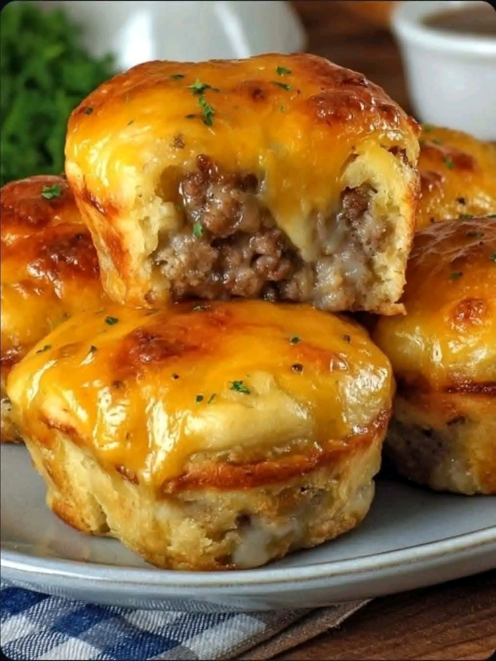 Cheesy Beef Biscuit Cups Recipe – Feel Tasty